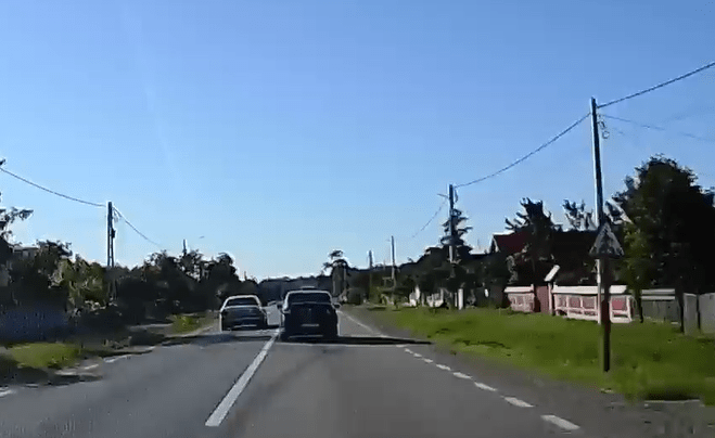 Polițiștii rutieri din Suceava, mobilizați pentru siguranța traficului în weekend, au reținut ...